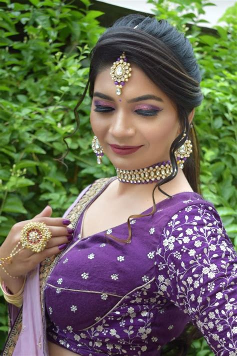 Bhoomi Saloon Ahmedabad Gujarat Hair Style On Saree Beautiful Black
