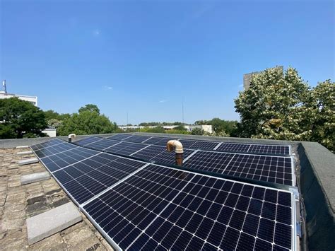 Panouri fotovoltaice pe blocuri Asociațiile de proprietari din București pot obține câte