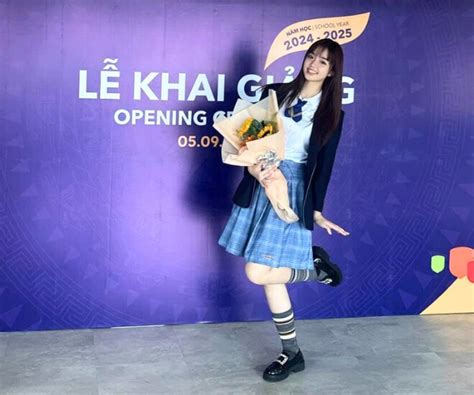 Diva Mỹ Linh Xuất Hiện Cùng Con Gái ít Người Biết Của Bằng Kiều Cô Bé