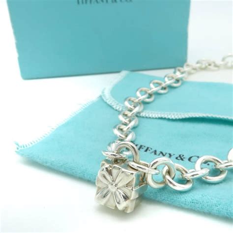 数々の賞を受賞 極希少！tiffanyandco パフ 極希少！tiffanyandco 唯一のサイト パフ ティアドロップ ティアドロップ