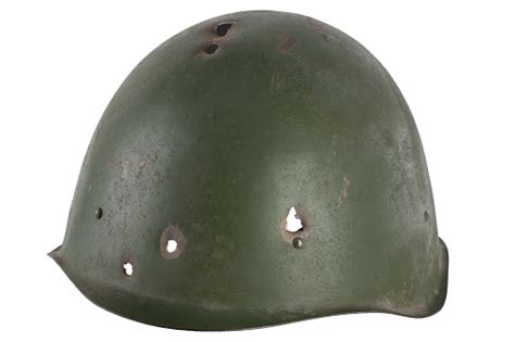 2022년 러시아의 우크라이나 침공 동원 총알 구멍이 있는 Ww2형 러시아 육군 헬멧 장착 구멍에 대한 스톡 사진 및 기타