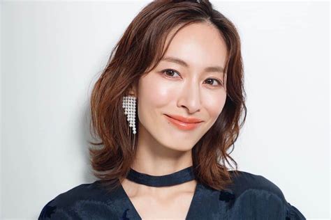 長井かおりさんのインスタグラム写真 長井かおりinstagram「mimollet 連載♡ 剥げたリップの復活テク🫶🏻🫶🏻 オレンジ
