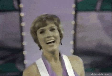 Julie Andrews Gif Julie Andrews Fan Art Fanpop Page