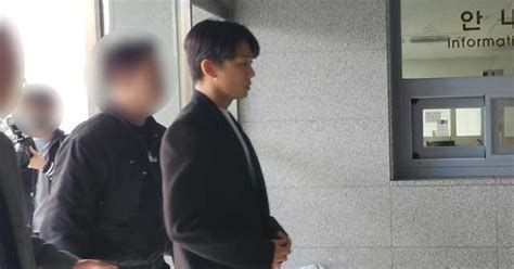 ‘마약 투약 혐의 배우 유아인 경찰 출석