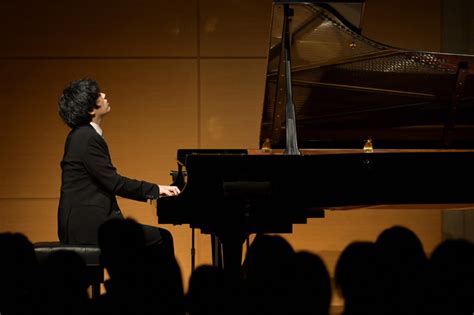 画像情熱的かつ爽やかに服部百音ヴァイオリン亀井聖矢ピアノクリスマスコンサートStoriaで魅せた異次元の音の世界の画像