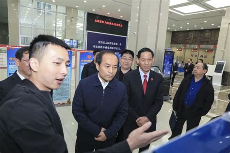 舒行钢到张家界中院调研澎湃号·政务澎湃新闻 The Paper
