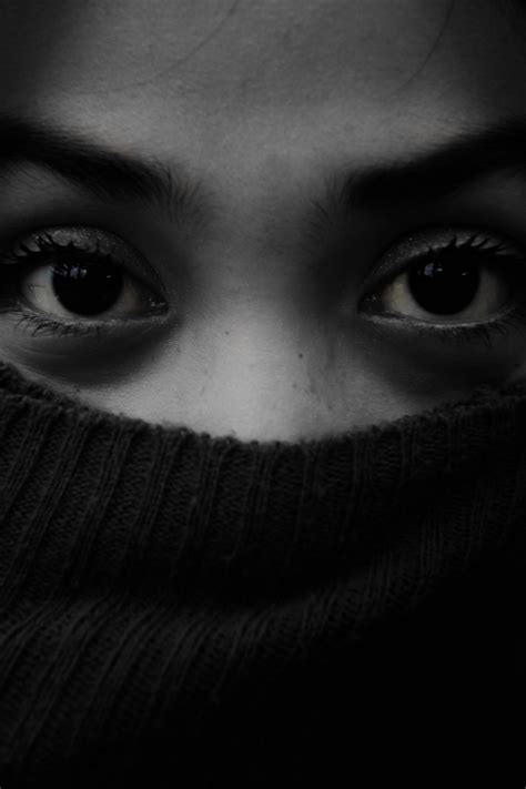 무료 이미지 검정색과 흰색 사람들 소녀 여자 머리 화이트 사진술 귀엽다 초상화 모델 어린 사진관 케어
