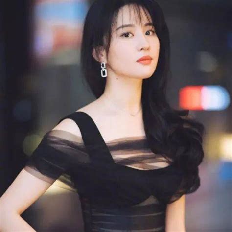 换发型别执着于黑长直按脸型换发型轻易不会出错 女人 短发 鹅蛋脸