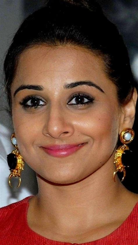 Pin By Natarajan Gopalan On Vidya Balan Beautiful Women Naturally