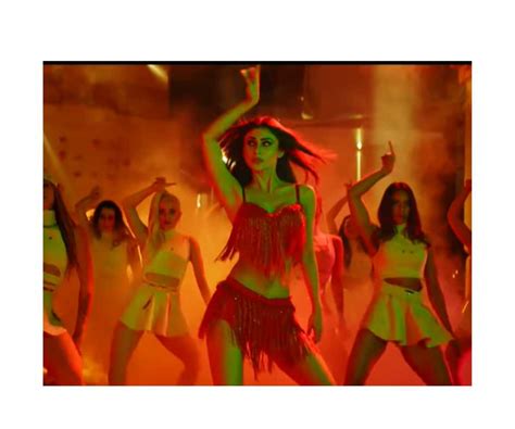 Patli Kamariya Song Mouni Roy Sets Internet On Fire With Her Super Hot