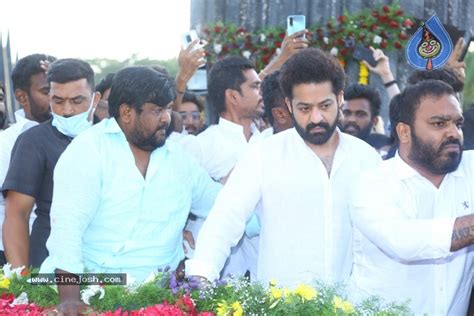 Jr Ntr Balakrishna Visited Ntr Ghat Photo 32 Of 63