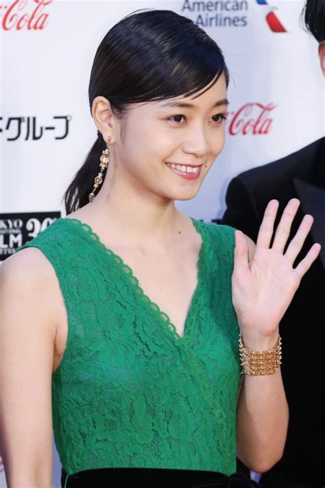 【アイドル下剋上】元乃木坂46深川麻衣「地味なタイプが大出世」主演ドラマで前田敦子と共演｜newsポストセブン Part 2