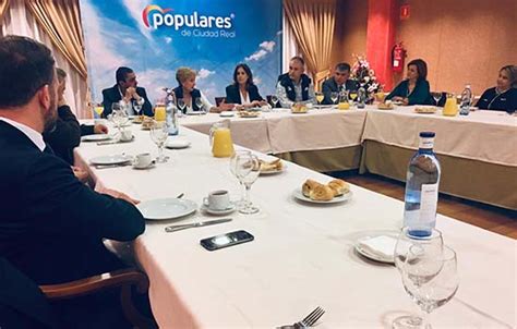 La Candidatura Del Pp Al Congreso Y Al Senado Mantiene Una Reunión Con