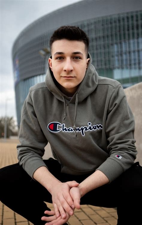 Krzysztof B Krzysztofb Model Gliwice Portfolio Zdjęcia Wymiary Maxmodelspl