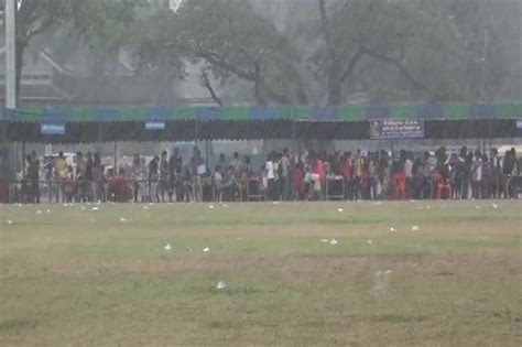 ตราดฝนตกหนักเลิกงานวันเด็กก่อนเวลา