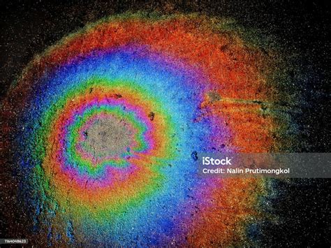 얼룩 오일의 패턴은 은하처럼 보이도록 빛과 색상을 조정 가솔린에 대한 스톡 사진 및 기타 이미지 가솔린 개념 개념과 주제 Istock