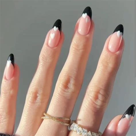 خرید و قیمت ناخن مصنوعی دست ساز ساخته شده با مواد کاشت طرح کیوت کره ای فرنچ قلب در دو فرم مربع