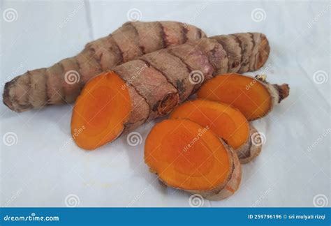Tumericand X28 Curcuma Longaand X29 Can Be Used For Traditional Medicine