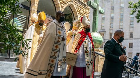 South Africa Lays Desmond Tutu To Rest With A Simple Funeral The New