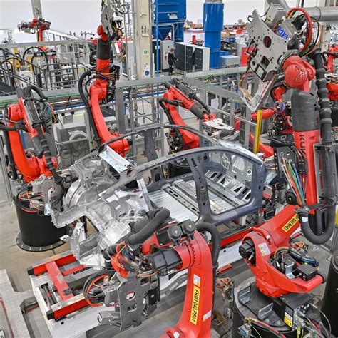 Robotic Assembly Line Assembly Line Robots A Definitive Guide Evs