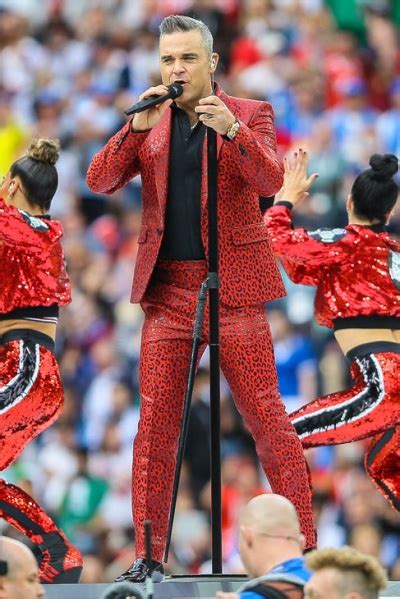 Robbie Williams Zeigt Sich Nackt Im Internet