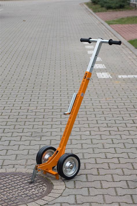 Wózek podnośnik do studzienek z hakiem Sprzedaż serwis i naprawy