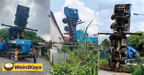 300 tonnes crane gets stuck while trying to rescue an overturned crane