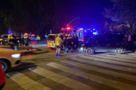 Kocaelide Polis Arabası Ile Hafif Ticari Araç çarpıştı 2si Polis 5