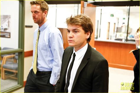 Photo Emile Hirsch Makes First Court Appearance 06 Photo 3327106