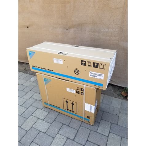 Daikin 12000 Btu 17 Seer Single Zone Ductless Mini Split Heat Pump