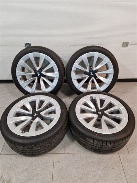 Tesla 3 Original Ljetni Set Hankook 2354019 Senzori 2022