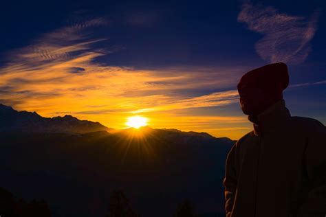 무료 이미지 People In Nature 해돋이 구름 일몰 잔광 저녁 백라이팅 낮 수평선 분위기 황혼