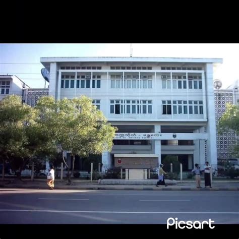 ရေနီမြောင်းထိပ်က အိမ်ကလေး ဆရာမဂျူးရဲ့ အမှတ်တရဆိုတာနဲ့ မောင်ဆိုတဲ့ နာမ
