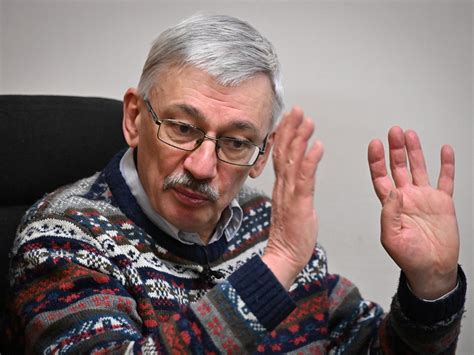 Prominent Russian Activist Detained After Moscow Anti War Protest