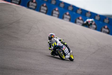 Sasaki sobra e conquista pole da Moto3 em Portugal Moreira é 16º