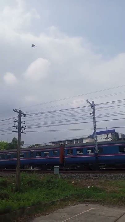 รถท้องถิ่นขบวนที่ 421ครับ Srt Train รถไฟไทย รถไฟ รถไฟสายอีสาน