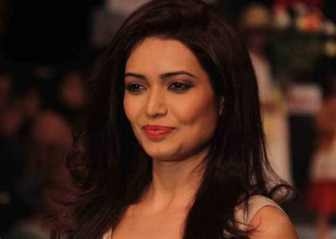 Bigg Boss Karishma Tanna Says She Wants Overcome Fear Of Vulnerability Ndtv Movies