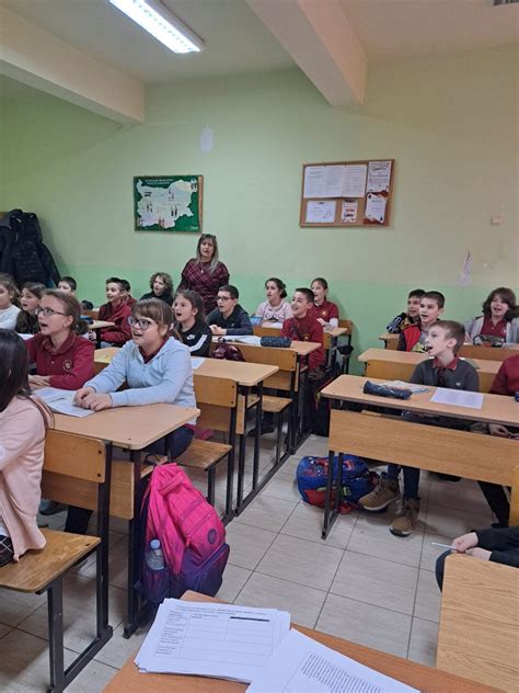 Българската народна песен „Троица братя града градяха“ и песните в