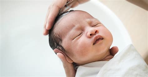 មើលថែទាំស្បែកទារក តាមវិធីសាស្រ្តងាយៗ មាតា