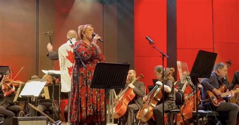 Bronwen Lewis Makes Her Fans Dreams Come True