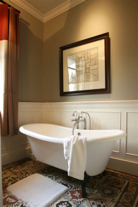 Clawfoot Tub Adds Luxury To Your Bathroom Stock Illustration