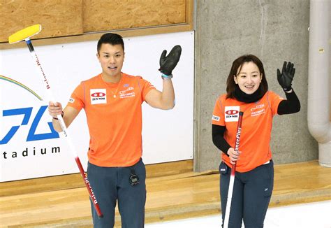 カーリングの藤沢五月（右）と山口剛史 ― スポニチ Sponichi Annex スポーツ