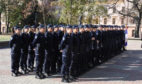 16 класо вољно Центар за основну полицијску обуку Сремска Каменица