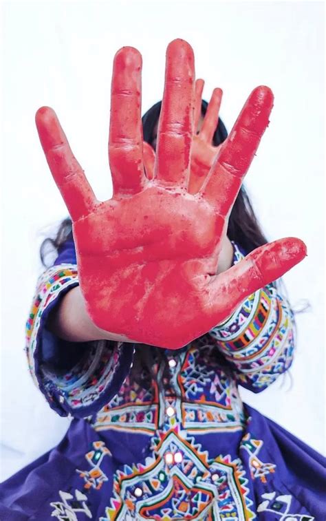 دختران بلوچ در کنار برادران بر علیه جمهوری اسلامی رسانک نیوز