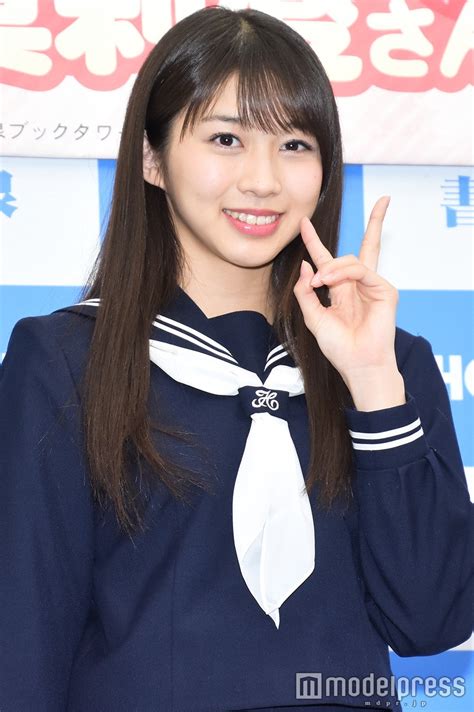 画像1415 モー娘。牧野真莉愛、ビキニ姿で美ウエスト際立つ「綺麗」「スタイル抜群」と反響 モデルプレス
