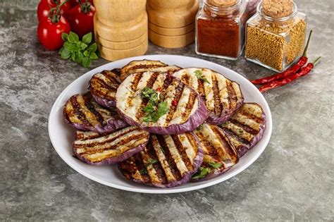 Premium Photo Grilled Eggplant Slices With Cilantro Smack