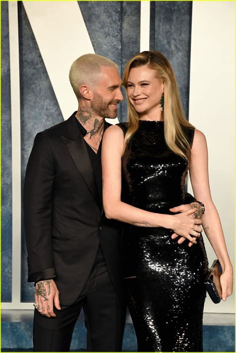 Behati Prinsloo Und Adam Levine 2023
