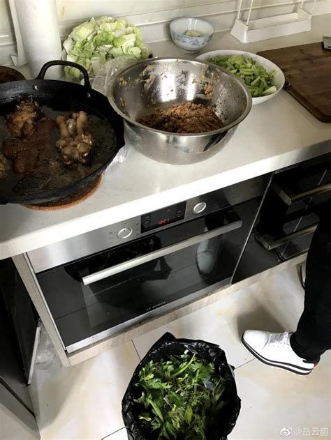 明星在家都吃什麼？數岳雲鵬和咱們老百姓吃的一樣！最接地氣！ 每日頭條