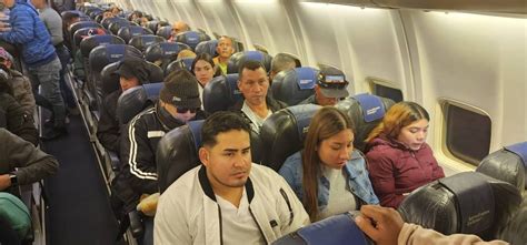 Arriban al país 115 migrantes venezolanos varados en frontera entre