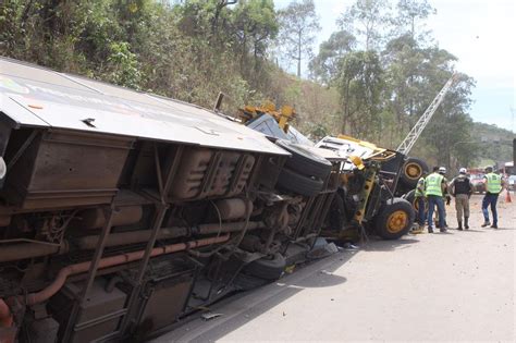 Veja Imagens Do Grave Acidente No Anel Rodoviário Nesta Sexta